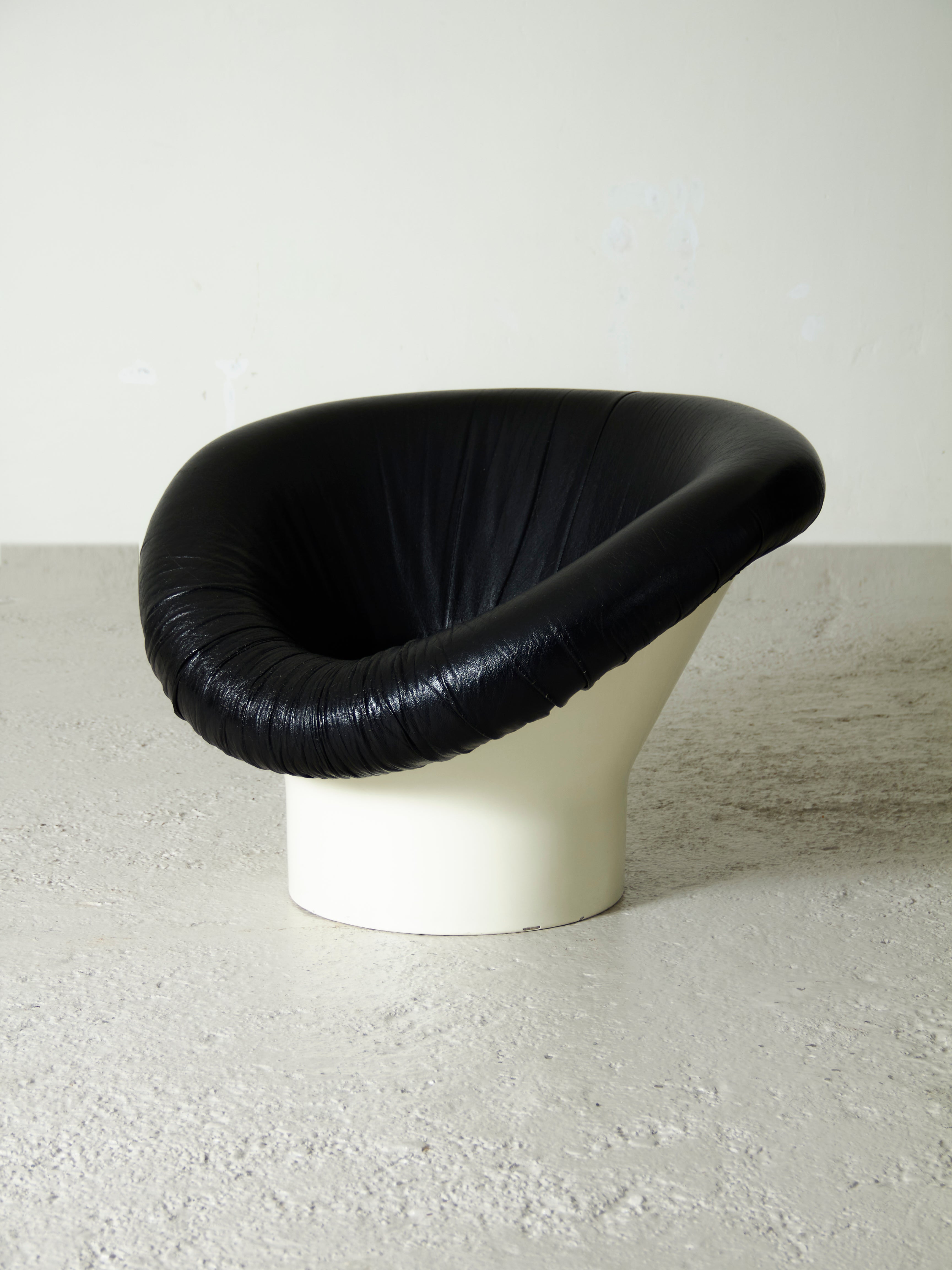 Krokus Lounge Chair – Fenix Originals